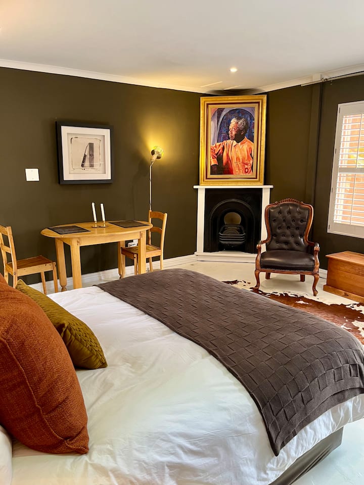 Quiet Luxury Winelands Retreat | Chyara’s Place - Stellenbosch