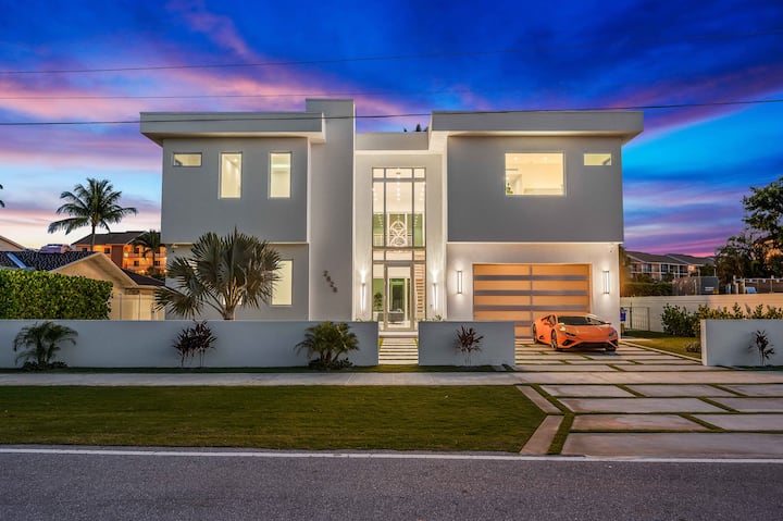 Luxury New Modern Beach Mansion In Best Location! - Jupiter, FL