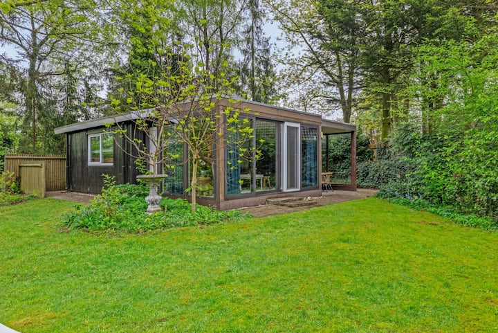 Boshuisje In Kleinschalig Park - Uden