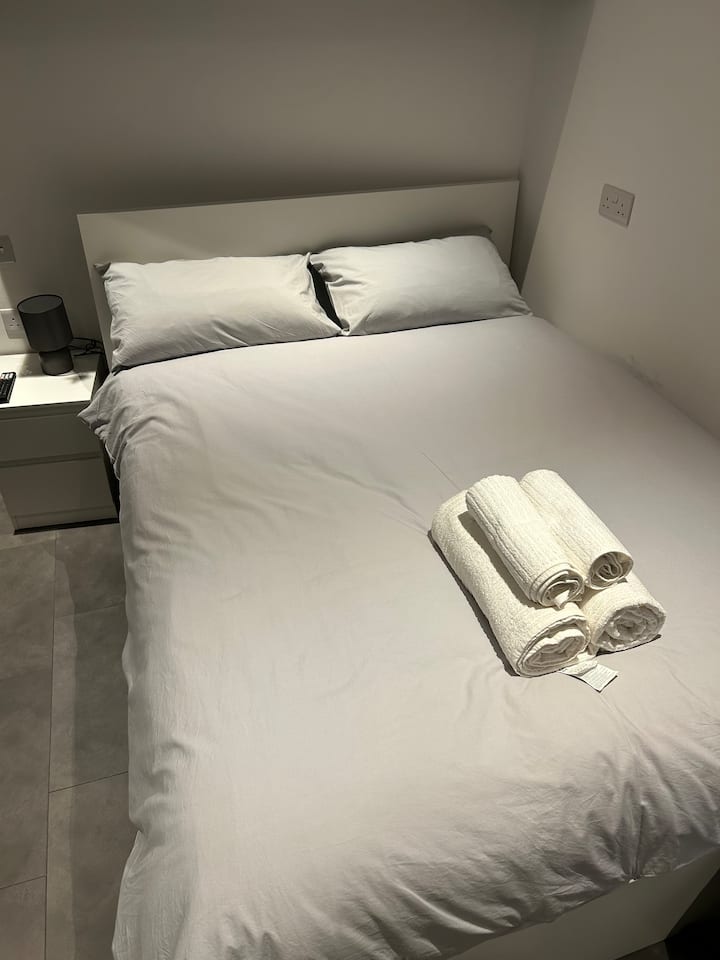 The Dore Cabin - Hathersage