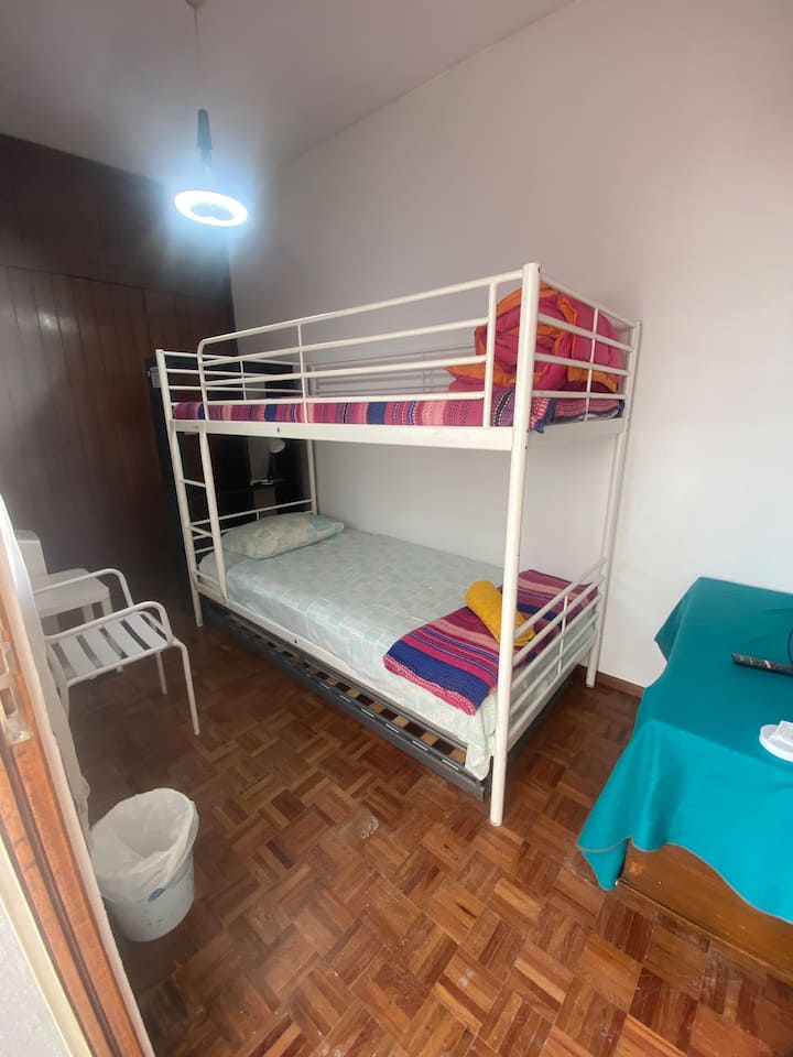 Quarto Individual -Wc Partilhada - Armação de Pêra