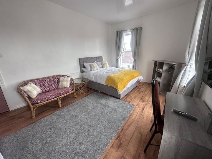 Stayinn Shared Flat W Kitchen & Bath - Room 4 - Armagh