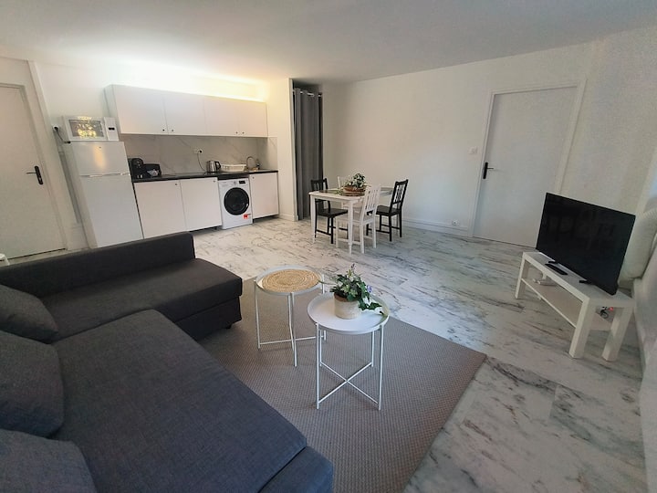 Bel Appartement T2 De 65 M² - Nice
