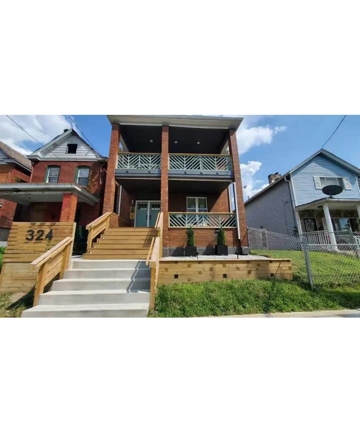 Modern Oasis #Unit 1 - Pittsburgh, PA