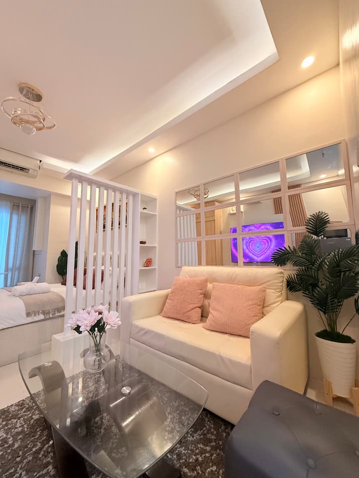 Stylish & Cozy Vibe City Unit @Victoria Sports Qc - Quezon City