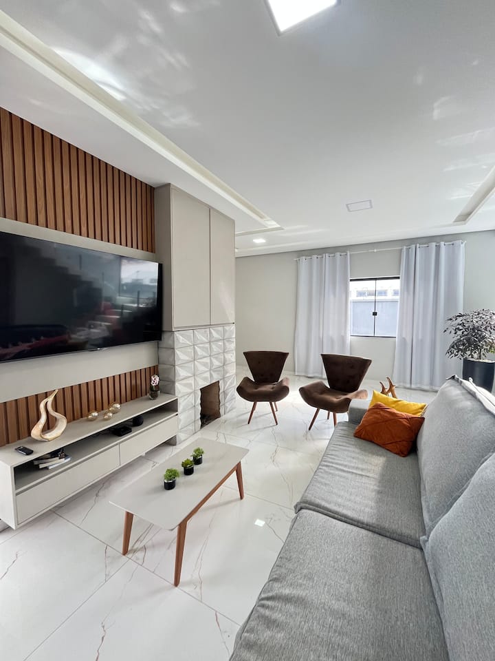 Casa De Alto Padrão No Centro De Poços De Caldas - Poços de Caldas