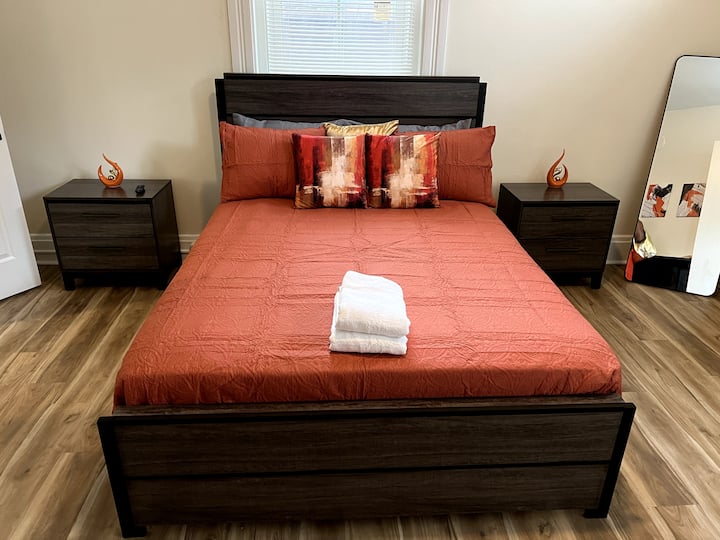 Outstanding Spacious 2 Bedroom Apt Downtown Cincy! - Cincinnati