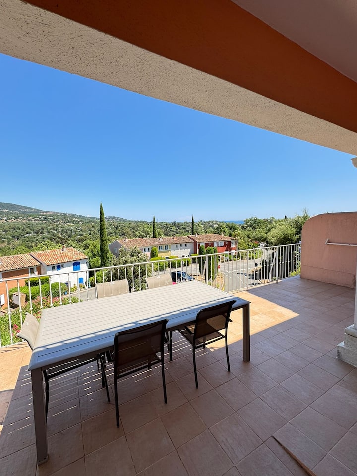 Vue Mer Et Calme Dans Un Domaine - Grimaud