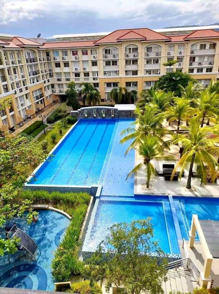 Top-floor 2br Condo | Free Pool ·Unli Wifi·netflix - Talisay