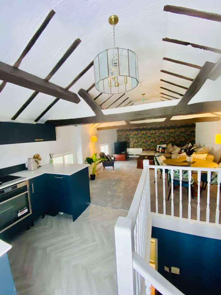 Lavender Loft Renovated 2025 - Congleton