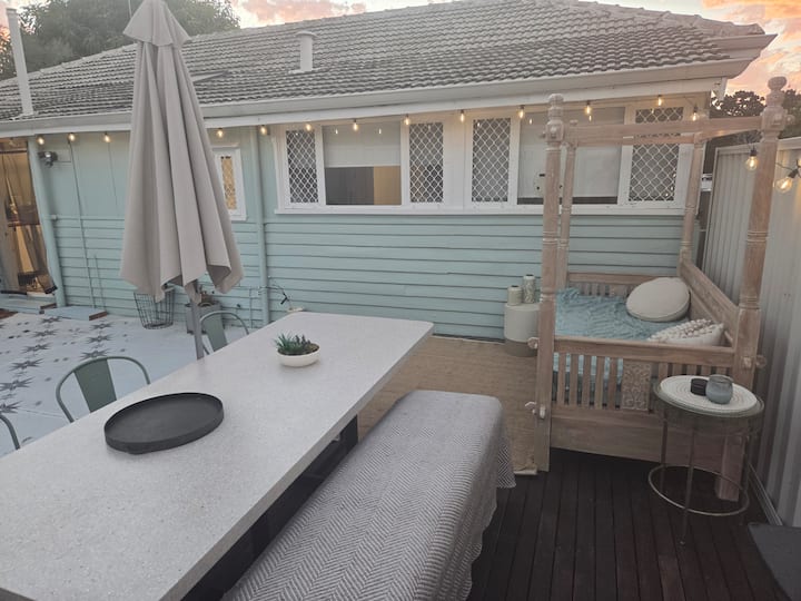 Blue Shamrock Abode - Mount Pleasant