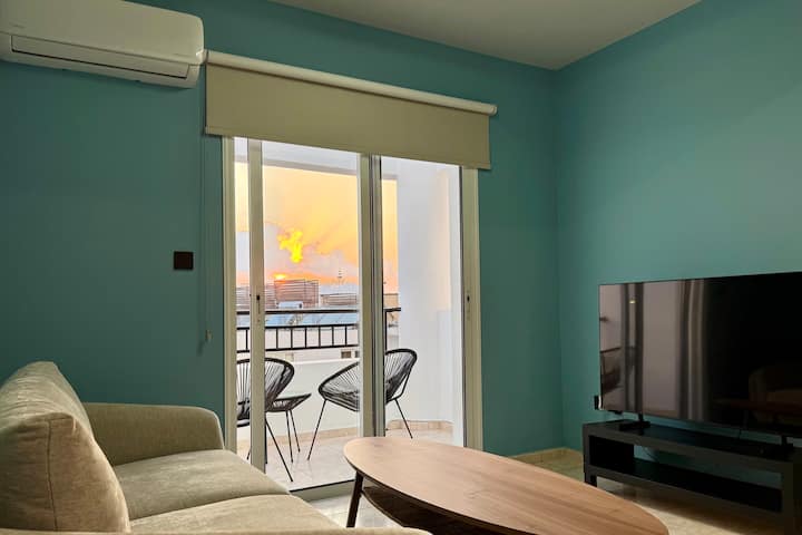 Prime Paphos Location: Modern Minimal Apartment - Paphos