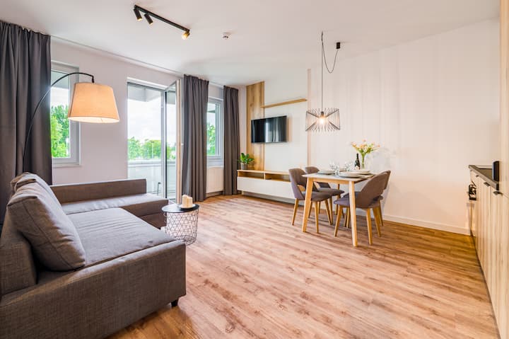 Partynice Apt - Parking & Balcony - By Rentujemy - Wrocław