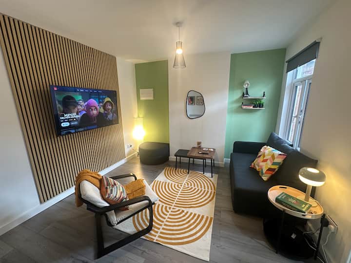 A Modern, Luxurious Escape! Free On Street Parking - Leicester
