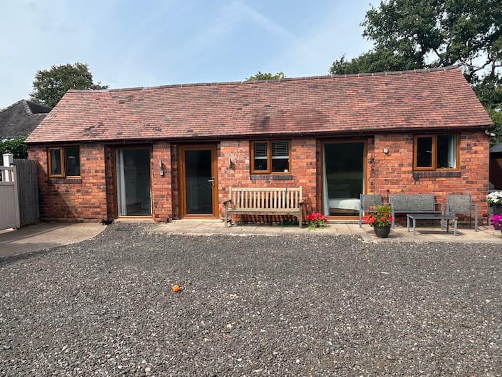 Barn Conversion With A View Of Pga Golf Course - Sutton Coldfield