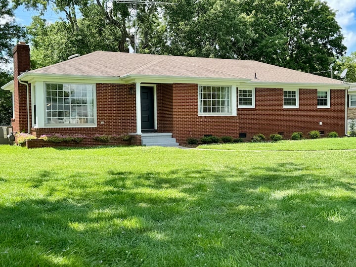 Gilbreath Cottage - David Crockett State Park, Lawrenceburg