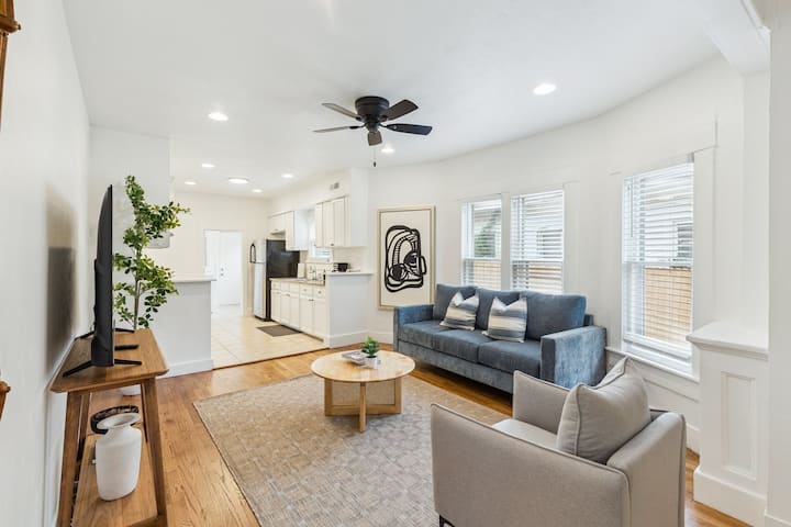 Cozy Classic Charm Mins To Paseo, Downtown, 23rd! - Boathouse District - Oklahoma City