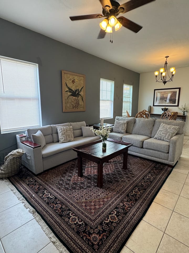 Charming Historic Ybor Bungalow - 坦帕