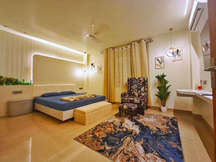 The Ember @ 12a - Modern Decor And Cozy Comfort - Guwahati
