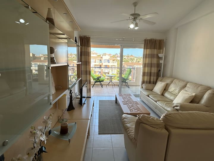 Warm & Welcoming 1-br Apt - Paphos