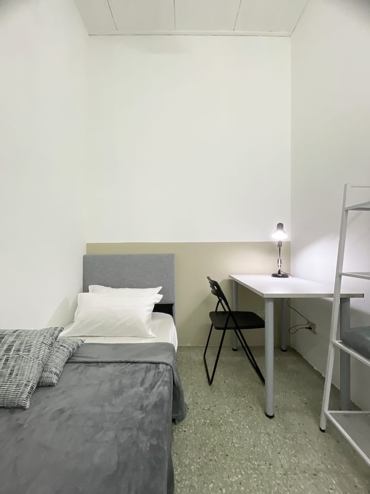 4 Co-living Home- Xs Suite 2 (Fan Room) - Kuala Lumpur