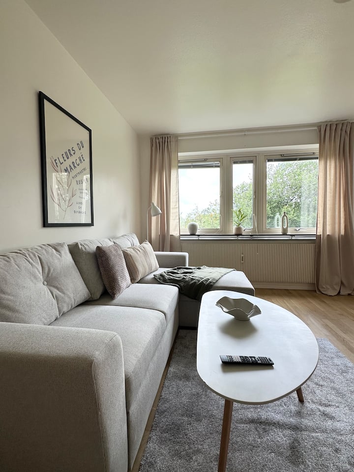 Comfy Apartment- Near Volvo - イェーテボリ