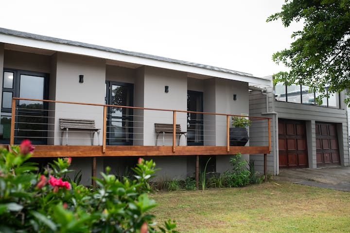 Holladay Beach House - George