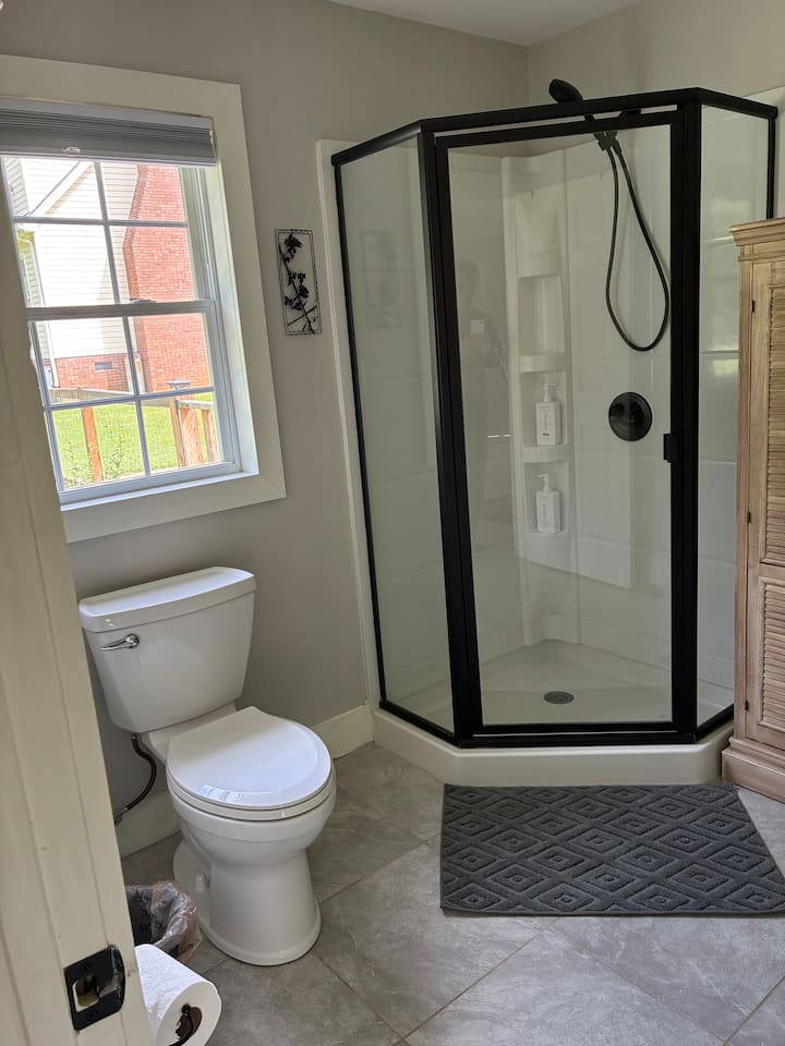 Clean. Comfortable. Convenient. - Travelers Rest, SC