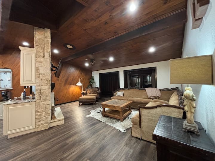 Crazy Comfort On The Ranch - Cool, TX