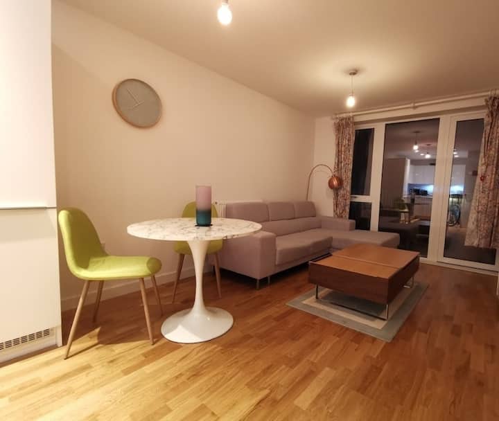 Beautiful 1 Bed Flat In Slough - Slough