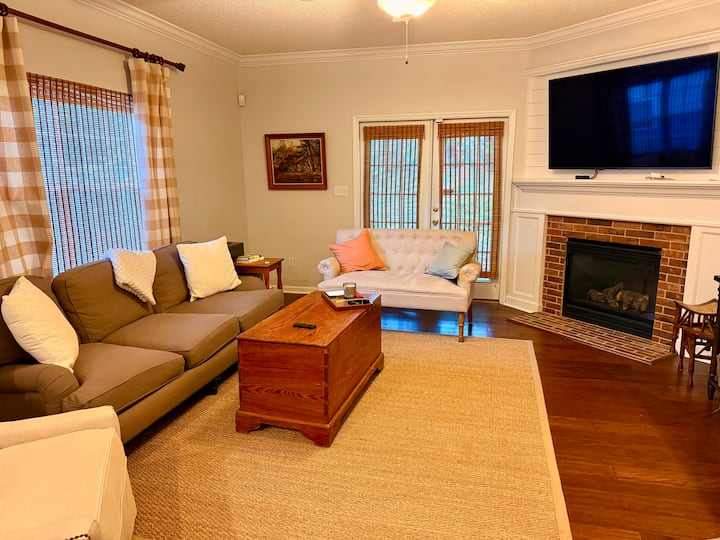 Cozy North Tally Bungalow - Tallahassee, FL