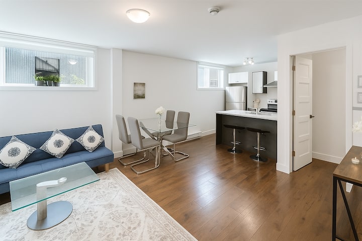 Modern Cozy Hideaway – Stylish Suite - Longueuil