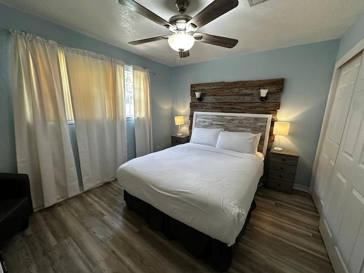 Beach Stay, 2br Condo, Wifi/coffee - Fort Walton Beach, FL