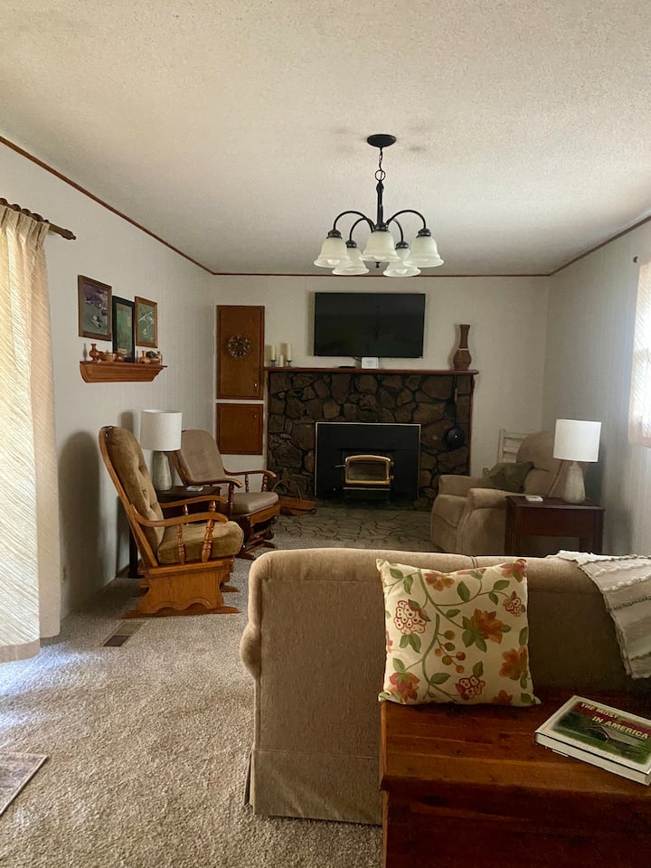 Helen’s House
(Farmstay) - Stockton Lake, MO