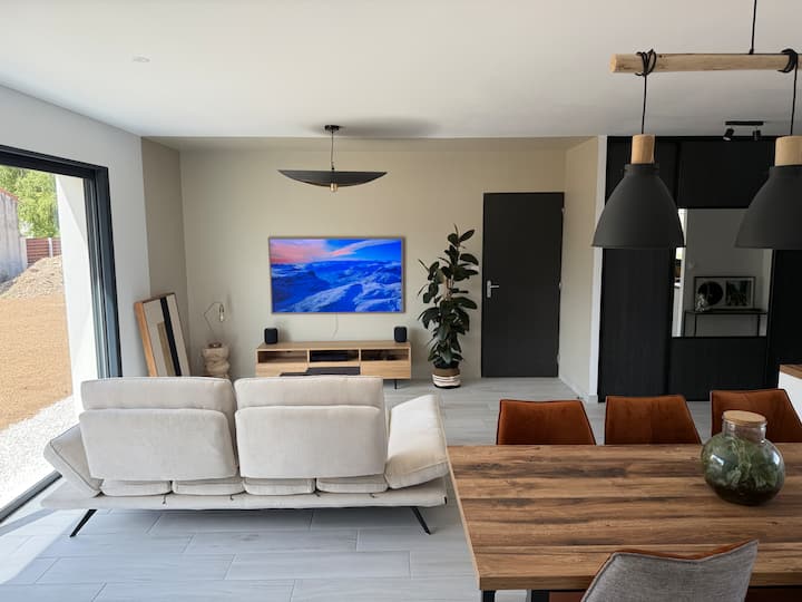 Maison 3 Chambres Et Jacuzzi - Cognac