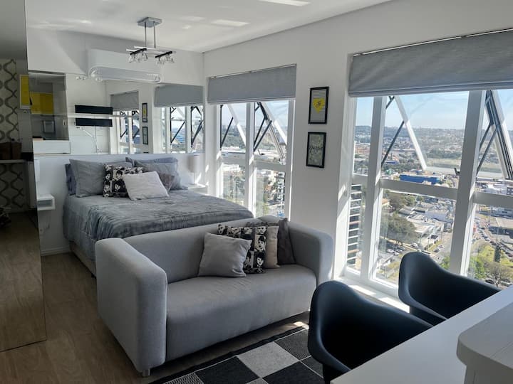 Vista Incrível Com Piscina! Parque Barigui - Curitiba