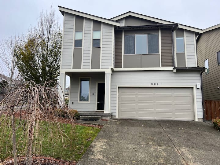 Modern House In Maple Valley With Hot Tub - Kent, WA