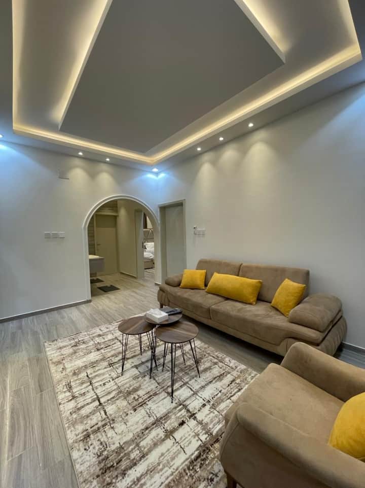 شقة 4 غرف وصالة ودورتين مياة بمدخل خاص دخول ذاتي - Saudi Arabia