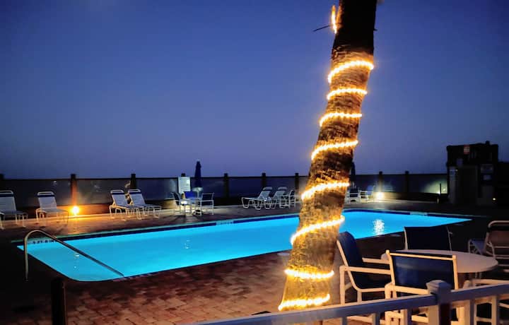 ~ Ocean Front | Private Balcony ~ On Daytona Beach - Daytona Beach, FL