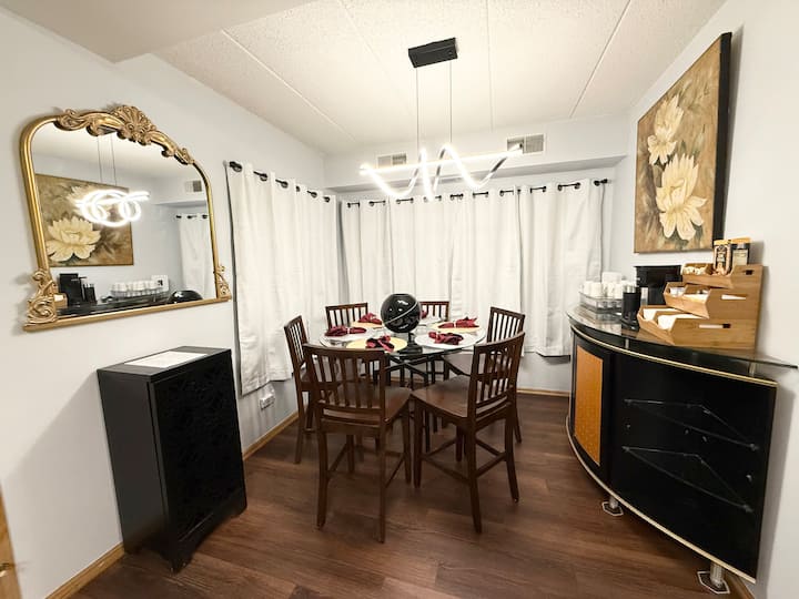 Stylish 3br Apt + Free Parking In Chicagochinatown - Chicago, IL