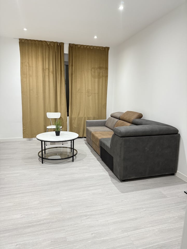 Maison Entière Centre, Arrivée Autonome - Charleroi