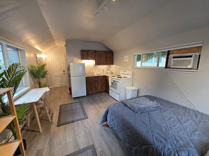 Travel Professional Studio! - Medford