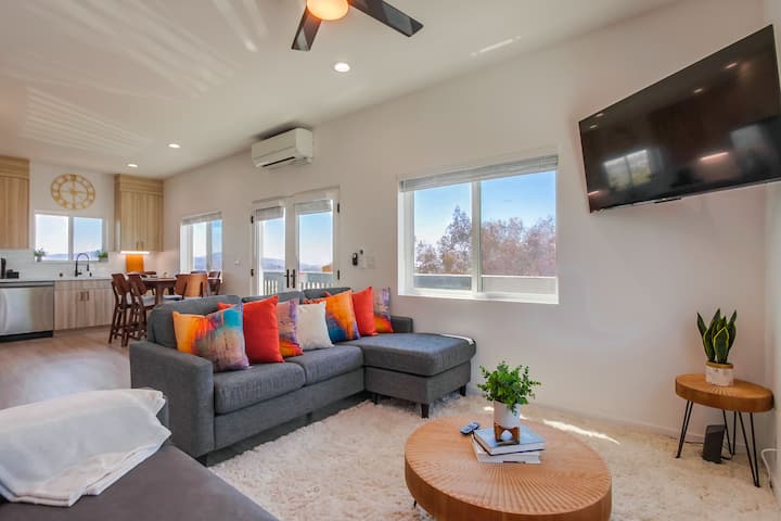 Home With Garage Near San Diego - San Marcos, CA