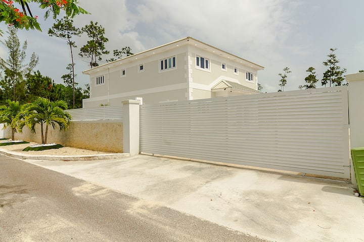 Island Seahorse Retreat - Nassau