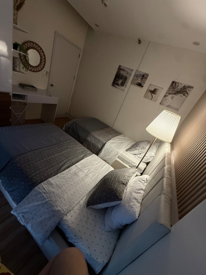 1 Br Condo @ Holland Park
(Entire 1st Floor Only) - Biñan