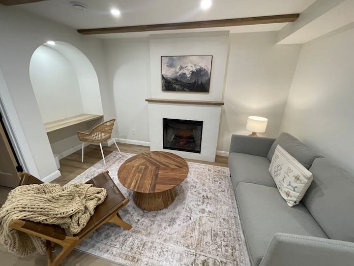 The White & Wood Suite - Cochrane