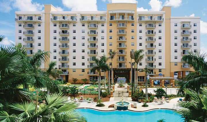 Deluxe 2bd In Palm-aire - Pompano Beach, FL