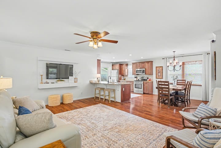 Blueberry Bungalow Renovated Near Savannah - Richmond Hill, GA