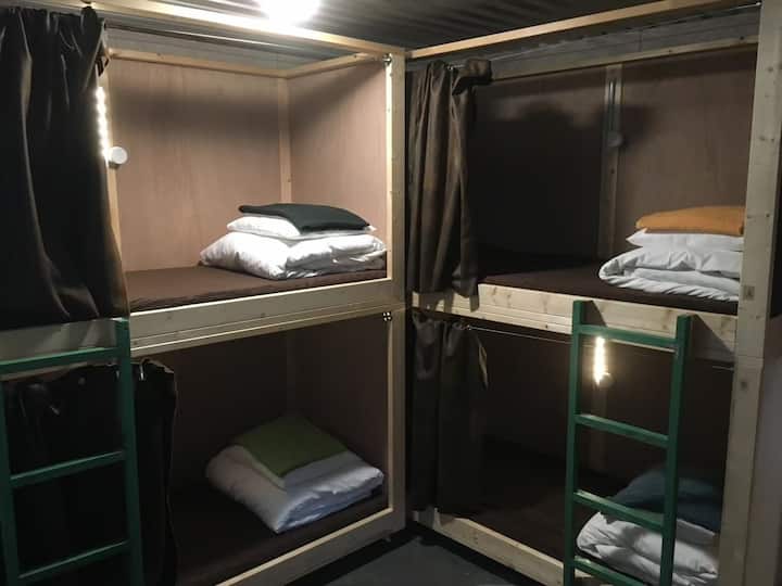 Mixed-gender Dormitory - 江之島