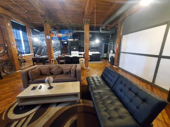 Laid Back Chill Spot - Windsor, ON, Canada